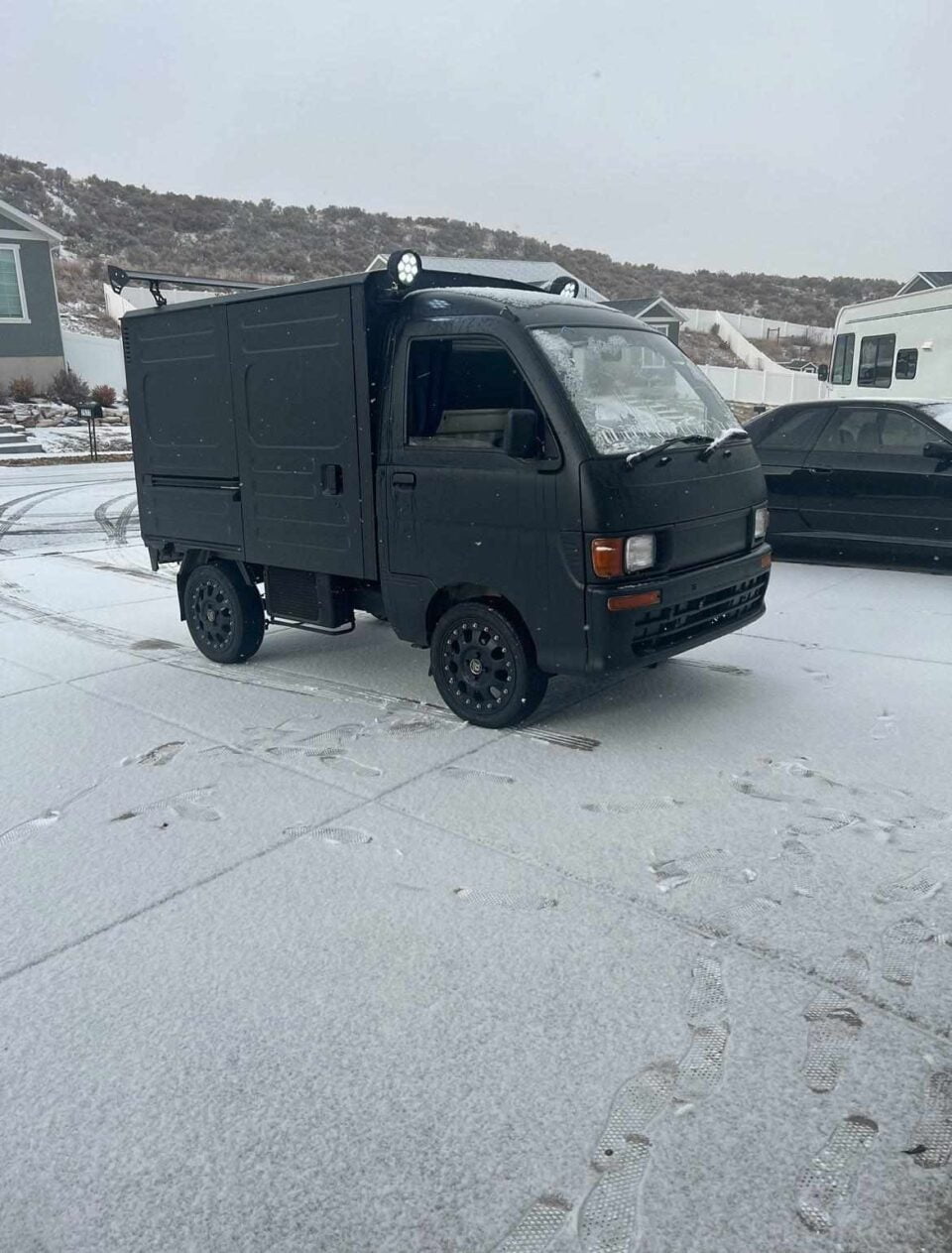 The Daihatsu Hijet - Kei Truck Connect